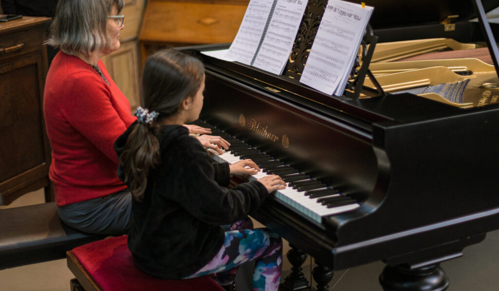Piano Lessons - Helen Morris Piano